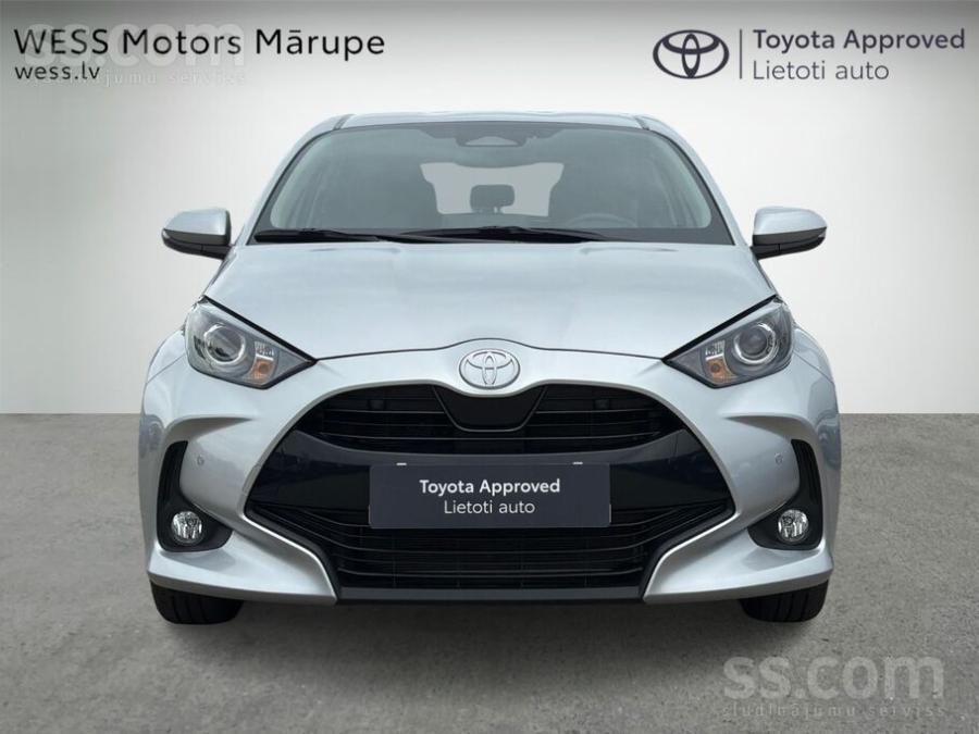Pelēks Toyota Yaris 2025 Rīga, ar dzinēja tilpumu 1.50 L un nobraukumu 6 tūkst. km par 21990 €, foto 6 vietnē AUTOMOTO.COM.LV