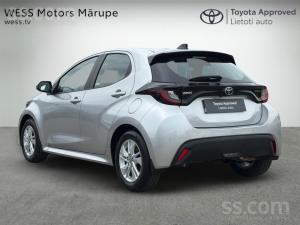 Pelēks Toyota Yaris 2025 Rīga, ar dzinēja tilpumu 1.50 L un nobraukumu 6 tūkst. km par 21990 €, foto 18 vietnē AUTOMOTO.COM.LV