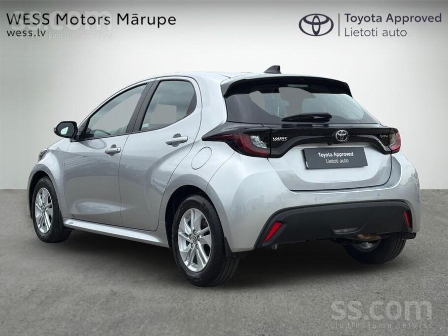 Pelēks Toyota Yaris 2025 Rīga, ar dzinēja tilpumu 1.50 L un nobraukumu 6 tūkst. km par 21990 €, foto 18 vietnē AUTOMOTO.COM.LV