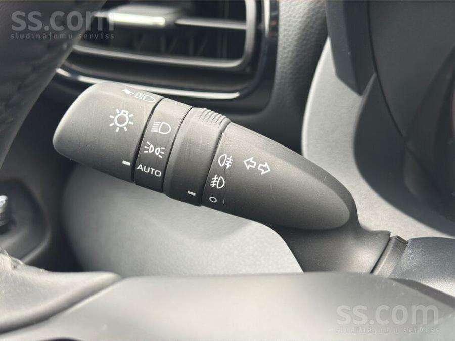 Pelēks Toyota Yaris 2025 Rīga, ar dzinēja tilpumu 1.50 L un nobraukumu 6 tūkst. km par 21990 €, foto 24 vietnē AUTOMOTO.COM.LV
