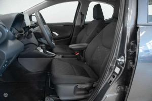 Pelēks Toyota Yaris 2025 Viļņa, ar dzinēja tilpumu 1.50 L un nobraukumu 8 tūkst. km par 21900 €, foto 8 vietnē AUTOMOTO.COM.LV