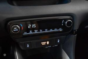 Pelēks Toyota Yaris 2025 Viļņa, ar dzinēja tilpumu 1.50 L un nobraukumu 8 tūkst. km par 21900 €, foto 16 vietnē AUTOMOTO.COM.LV