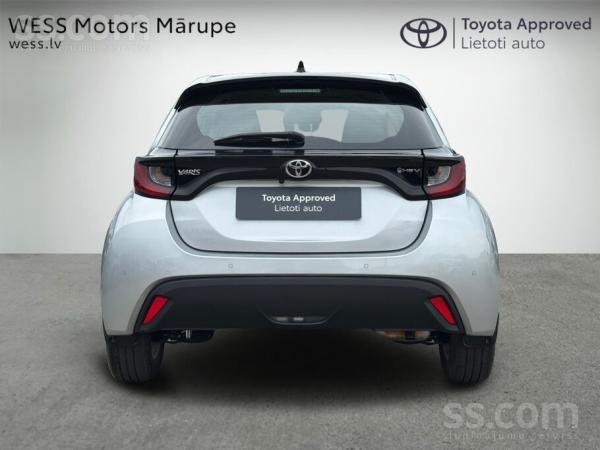 Pelēks Toyota Yaris 2025 Rīga, ar dzinēja tilpumu 1.50 L un nobraukumu 9 tūkst. km par 21990 €, foto 4 vietnē AUTOMOTO.COM.LV