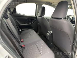 Grey Toyota Yaris 2025 in Riga, with an engine capacity of 1.50 L and mileage of 9 thousand km for 21990 €, photo 8 on AUTOMOTO.COM.LV