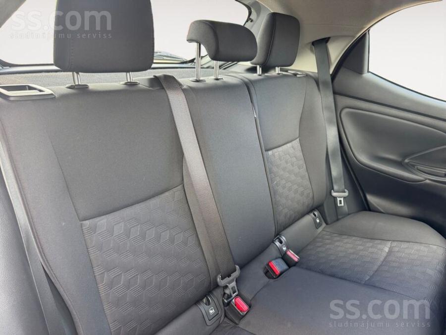Pelēks Toyota Yaris 2025 Rīga, ar dzinēja tilpumu 1.50 L un nobraukumu 30 tūkst. km par 19700 €, foto 8 vietnē AUTOMOTO.COM.LV