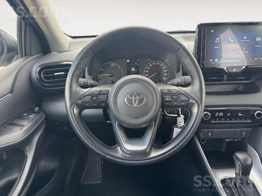 Pelēks Toyota Yaris 2025 Rīga, ar dzinēja tilpumu 1.50 L un nobraukumu 30 tūkst. km par 19700 €, foto 10 vietnē AUTOMOTO.COM.LV