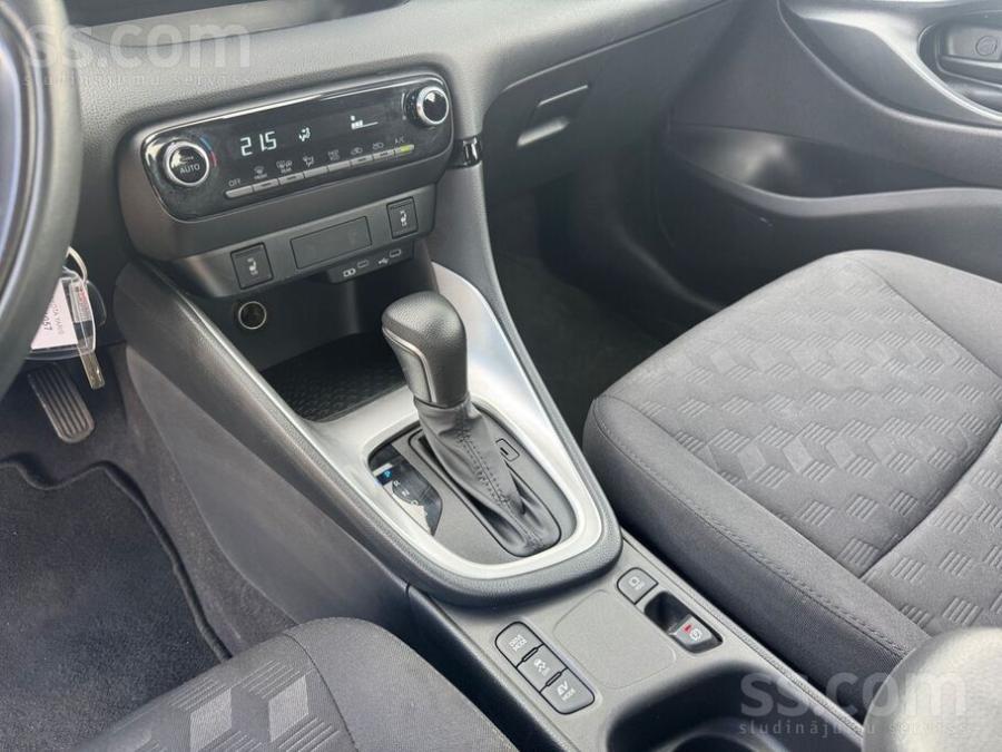 Pelēks Toyota Yaris 2025 Rīga, ar dzinēja tilpumu 1.50 L un nobraukumu 30 tūkst. km par 19700 €, foto 13 vietnē AUTOMOTO.COM.LV