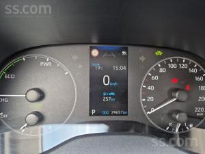 Pelēks Toyota Yaris 2025 Rīga, ar dzinēja tilpumu 1.50 L un nobraukumu 30 tūkst. km par 19700 €, foto 14 vietnē AUTOMOTO.COM.LV