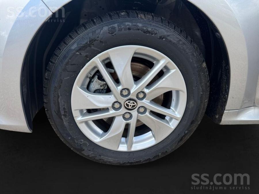 Pelēks Toyota Yaris 2025 Rīga, ar dzinēja tilpumu 1.50 L un nobraukumu 30 tūkst. km par 19700 €, foto 16 vietnē AUTOMOTO.COM.LV