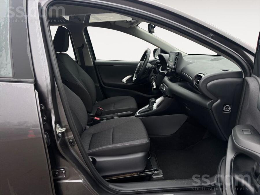 Pelēks Toyota Yaris 2025 Rīga, ar dzinēja tilpumu 1.50 L un nobraukumu 36 tūkst. km par 19500 €, foto 7 vietnē AUTOMOTO.COM.LV