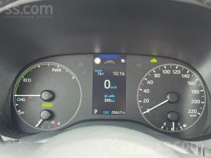 Grey Toyota Yaris 2025 in Riga, with an engine capacity of 1.50 L and mileage of 29 thousand km for 20990 €, photo 14 on AUTOMOTO.COM.LV