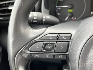 Grey Toyota Yaris 2025 in Riga, with an engine capacity of 1.50 L and mileage of 29 thousand km for 20990 €, photo 18 on AUTOMOTO.COM.LV