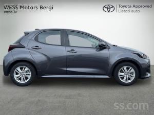 Grey Toyota Yaris 2025 in Riga, with an engine capacity of 1.50 L and mileage of 29 thousand km for 20990 €, photo 24 on AUTOMOTO.COM.LV