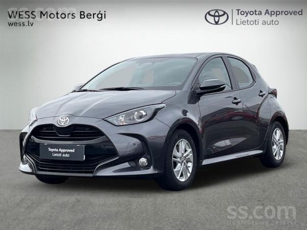 Grey Toyota Yaris 2025 in Riga, with an engine capacity of 1.50 L and mileage of 21 thousand km for 20990 €, photo 1 on AUTOMOTO.COM.LV