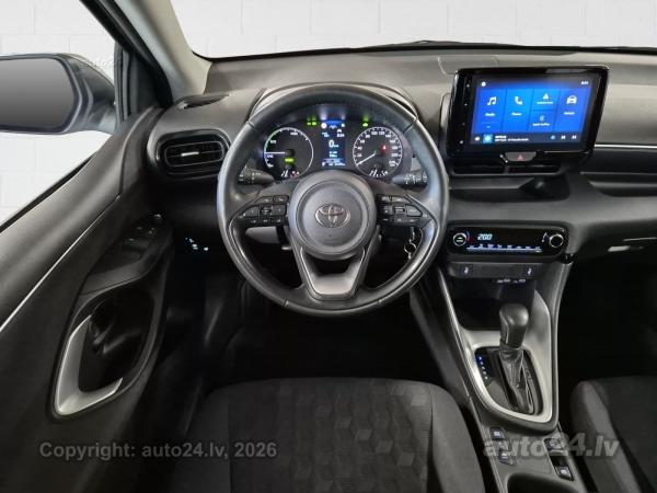Pelēks Toyota Yaris 2025 Tallina, ar dzinēja tilpumu 1.50 L un nobraukumu 31 tūkst. km par 21490 €, foto 10 vietnē AUTOMOTO.COM.LV