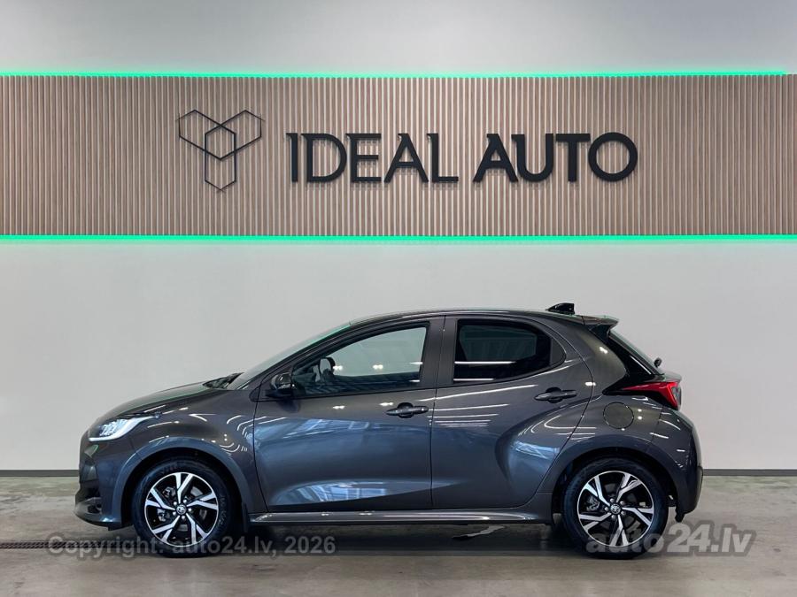 Grey Toyota Yaris 2025 in Tallinn, with an engine capacity of 1.49 L and mileage of 24 thousand km for 22990 €, photo 3 on AUTOMOTO.COM.LV