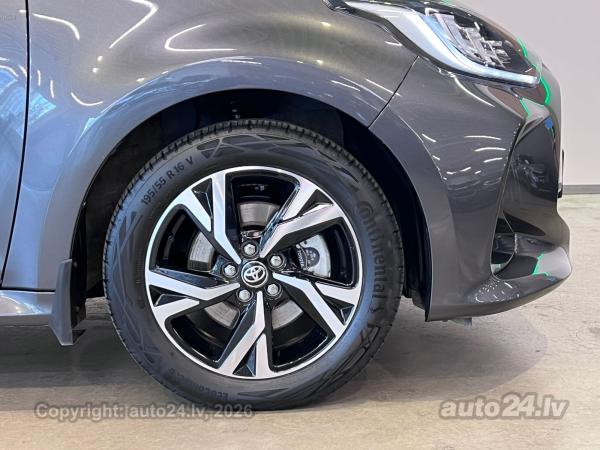 Toyota Yaris 2025 Tallina vietnē Pelēks Toyota Yaris 2025 Tallina, ar dzinēja tilpumu 1.49 L un nobraukumu 24 tūkst. km par 22990 €, foto 6 vietnē AUTOMOTO.COM.LV