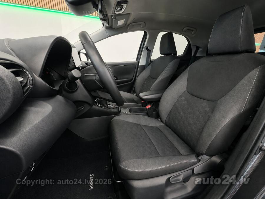 Grey Toyota Yaris 2025 in Tallinn, with an engine capacity of 1.49 L and mileage of 24 thousand km for 22990 €, photo 8 on AUTOMOTO.COM.LV