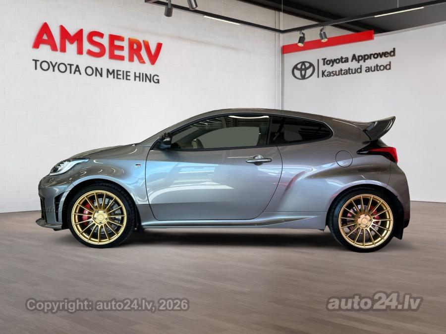 Grey Toyota Yaris 2025 in Tallinn, with an engine capacity of 1.60 L and mileage of 28 thousand km for 51990 €, photo 4 on AUTOMOTO.COM.LV