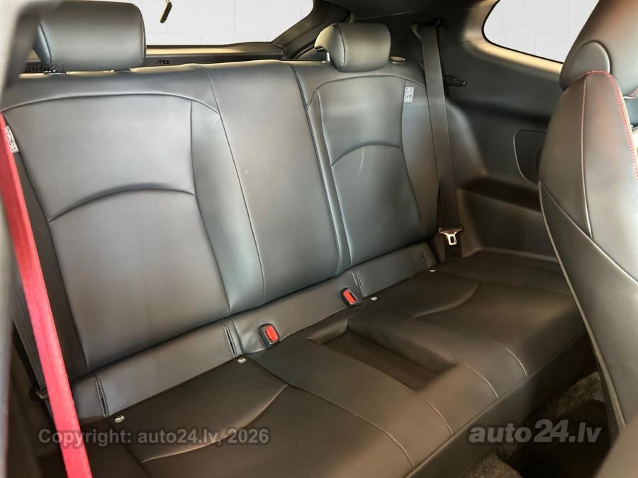 Grey Toyota Yaris 2025 in Tallinn, with an engine capacity of 1.60 L and mileage of 28 thousand km for 51990 €, photo 8 on AUTOMOTO.COM.LV