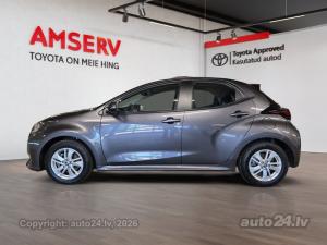 Pelēks Toyota Yaris 2025 Tallina, ar dzinēja tilpumu 1.50 L un nobraukumu 30 tūkst. km par 21390 €, foto 4 vietnē AUTOMOTO.COM.LV