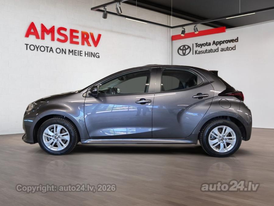 Pelēks Toyota Yaris 2025 Tallina, ar dzinēja tilpumu 1.50 L un nobraukumu 30 tūkst. km par 21390 €, foto 4 vietnē AUTOMOTO.COM.LV