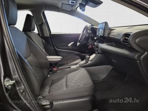 Pelēks Toyota Yaris 2025 Tallina, ar dzinēja tilpumu 1.50 L un nobraukumu 30 tūkst. km par 21390 €, foto 7 vietnē AUTOMOTO.COM.LV