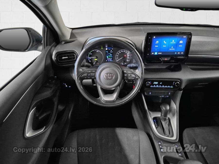 Pelēks Toyota Yaris 2025 Tallina, ar dzinēja tilpumu 1.50 L un nobraukumu 30 tūkst. km par 21390 €, foto 10 vietnē AUTOMOTO.COM.LV