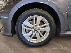 Pelēks Toyota Yaris 2025 Tallina, ar dzinēja tilpumu 1.50 L un nobraukumu 30 tūkst. km par 21390 €, foto 16 vietnē AUTOMOTO.COM.LV