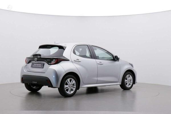 Pelēks Toyota Yaris 2025 Viļņa, ar dzinēja tilpumu 1.49 L un nobraukumu 35 tūkst. km par 19900 €, foto 4 vietnē AUTOMOTO.COM.LV