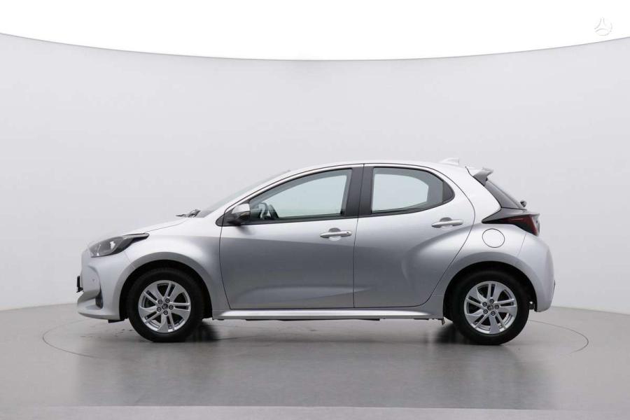 Grey Toyota Yaris 2025 in Vilnius, with an engine capacity of 1.49 L and mileage of 34 thousand km for 19990 €, photo 5 on AUTOMOTO.COM.LV