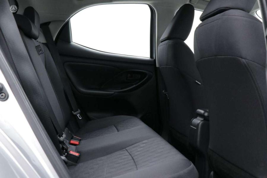 Grey Toyota Yaris 2025 in Vilnius, with an engine capacity of 1.49 L and mileage of 34 thousand km for 19990 €, photo 11 on AUTOMOTO.COM.LV