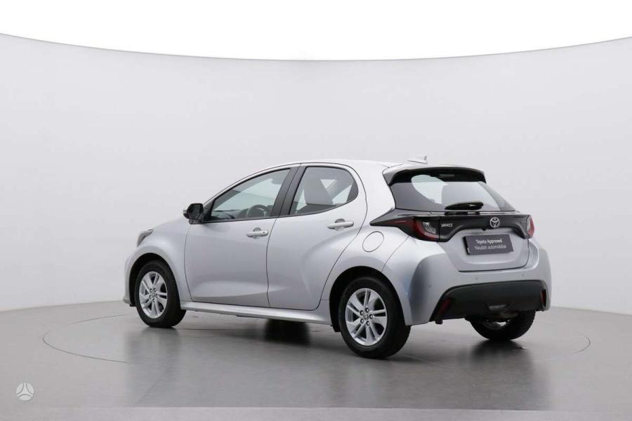 Grey Toyota Yaris 2025 in Vilnius, with an engine capacity of 1.49 L and mileage of 34 thousand km for 19990 €, photo 19 on AUTOMOTO.COM.LV