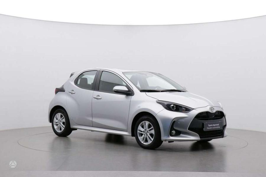 Grey Toyota Yaris 2025 in Vilnius, with an engine capacity of 1.49 L and mileage of 34 thousand km for 19990 €, photo 20 on AUTOMOTO.COM.LV