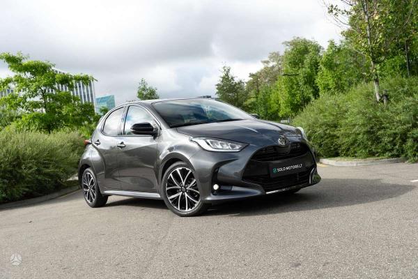 Pelēks Toyota Yaris 2025 Viļņa, ar dzinēja tilpumu 1.49 L un nobraukumu 38 tūkst. km par 19950 €, foto 1 vietnē AUTOMOTO.COM.LV