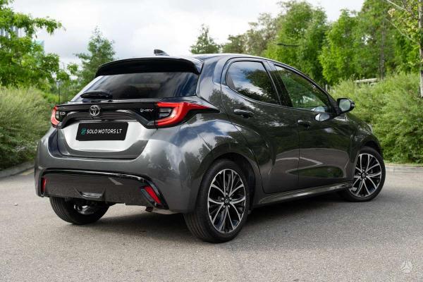 Pelēks Toyota Yaris 2025 Viļņa, ar dzinēja tilpumu 1.49 L un nobraukumu 38 tūkst. km par 19950 €, foto 6 vietnē AUTOMOTO.COM.LV
