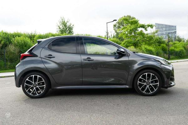 Pelēks Toyota Yaris 2025 Viļņa, ar dzinēja tilpumu 1.49 L un nobraukumu 38 tūkst. km par 19950 €, foto 7 vietnē AUTOMOTO.COM.LV