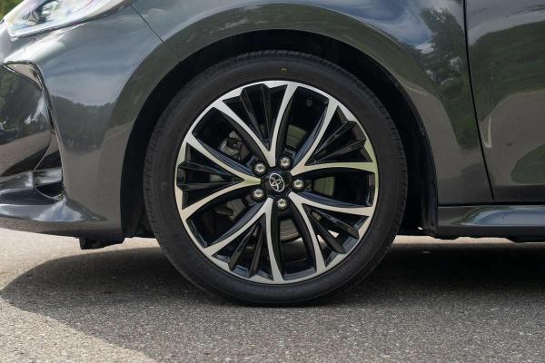 Pelēks Toyota Yaris 2025 Viļņa, ar dzinēja tilpumu 1.49 L un nobraukumu 38 tūkst. km par 19950 €, foto 9 vietnē AUTOMOTO.COM.LV