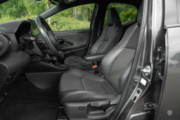 Pelēks Toyota Yaris 2025 Viļņa, ar dzinēja tilpumu 1.49 L un nobraukumu 38 tūkst. km par 19950 €, foto 11 vietnē AUTOMOTO.COM.LV