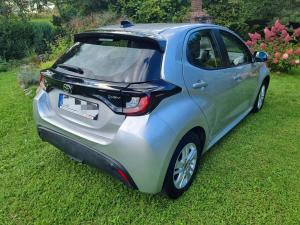 Grey Toyota Yaris 2025 in Alytus, with an engine capacity of 1.50 L and mileage of 22 thousand km for 9900 €, photo 5 on AUTOMOTO.COM.LV