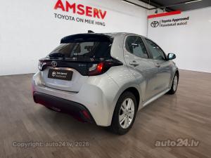Серый Тойота Ярис 2025 в Пярну, объемом двигателя 1.50 л и пробегом 29 тыс. км за 21390 €, фото 3 на AUTOMOTO.COM.LV