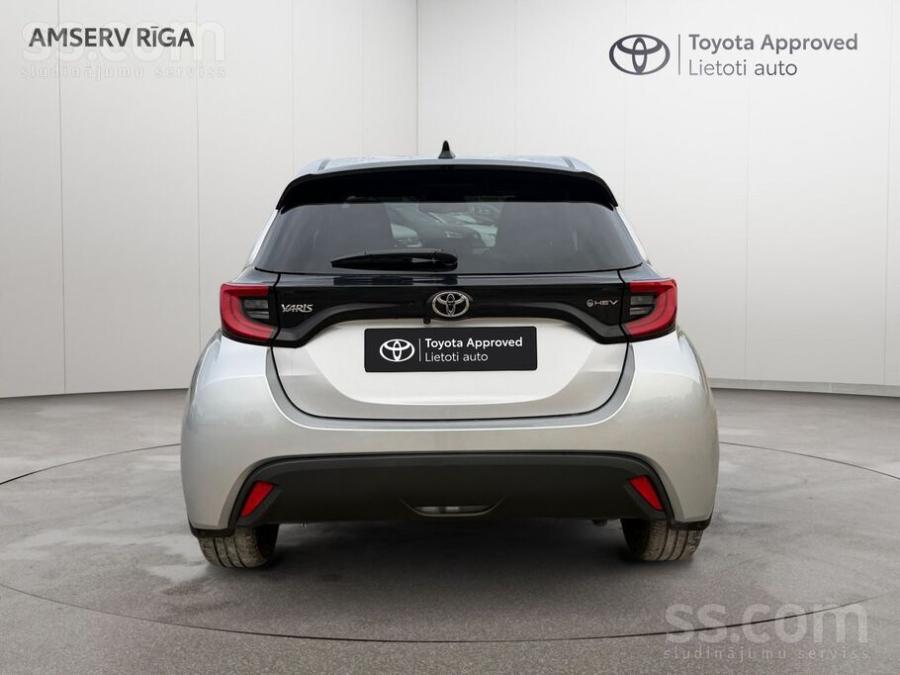 Pelēks Toyota Yaris 2025 Rīga, ar dzinēja tilpumu 1.50 L un nobraukumu 40 tūkst. km par 20700 €, foto 9 vietnē AUTOMOTO.COM.LV
