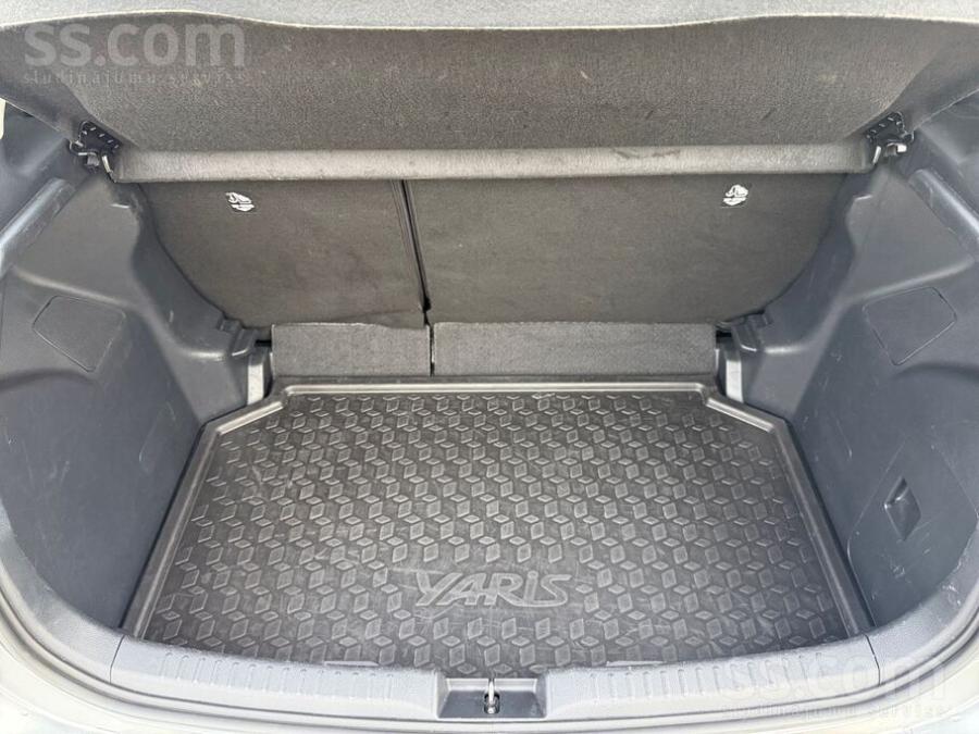 Pelēks Toyota Yaris 2025 Rīga, ar dzinēja tilpumu 1.50 L un nobraukumu 40 tūkst. km par 20700 €, foto 20 vietnē AUTOMOTO.COM.LV