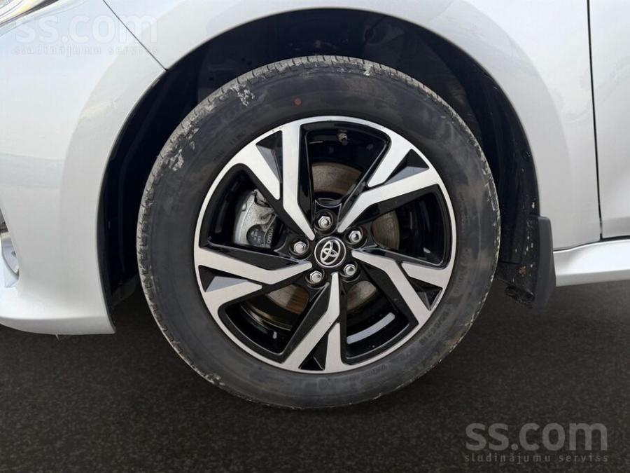 Pelēks Toyota Yaris 2025 Rīga, ar dzinēja tilpumu 1.50 L un nobraukumu 40 tūkst. km par 20700 €, foto 31 vietnē AUTOMOTO.COM.LV