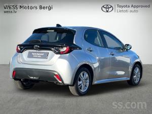 Pelēks Toyota Yaris 2025 Rīga, ar dzinēja tilpumu 1.50 L un nobraukumu 29 tūkst. km par 19990 €, foto 3 vietnē AUTOMOTO.COM.LV