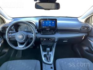 Pelēks Toyota Yaris 2025 Rīga, ar dzinēja tilpumu 1.50 L un nobraukumu 29 tūkst. km par 19990 €, foto 9 vietnē AUTOMOTO.COM.LV