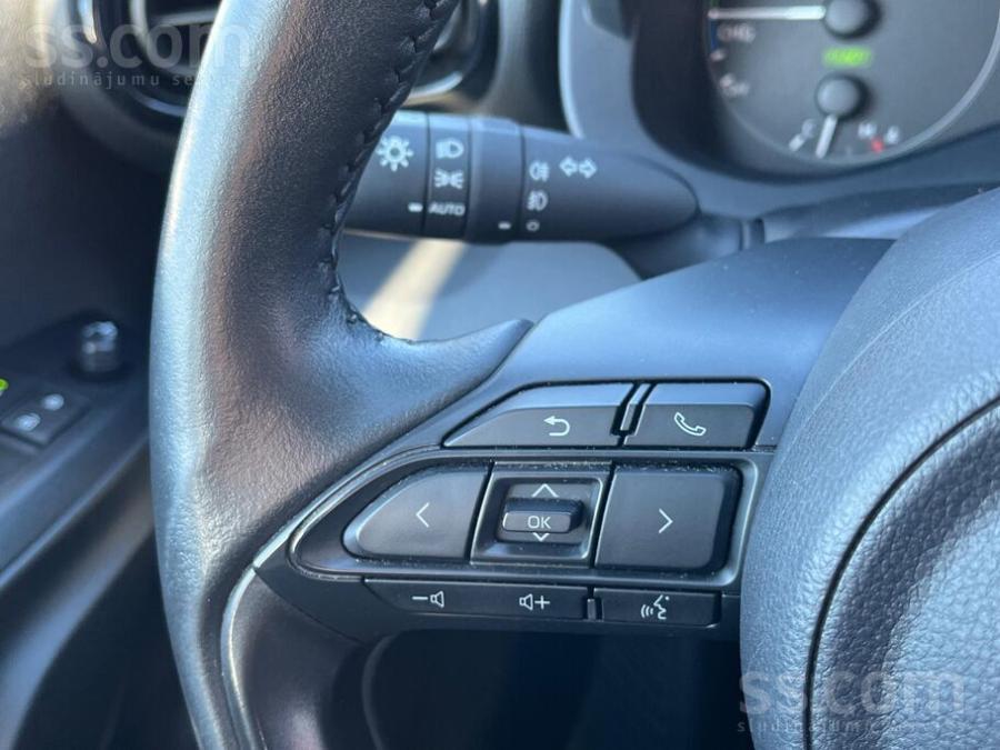 Pelēks Toyota Yaris 2025 Rīga, ar dzinēja tilpumu 1.50 L un nobraukumu 29 tūkst. km par 19990 €, foto 19 vietnē AUTOMOTO.COM.LV