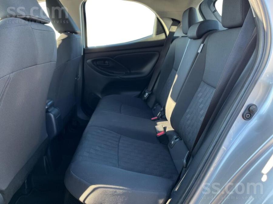 Pelēks Toyota Yaris 2025 Rīga, ar dzinēja tilpumu 1.50 L un nobraukumu 29 tūkst. km par 19990 €, foto 22 vietnē AUTOMOTO.COM.LV