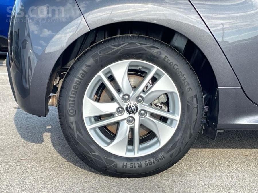 Pelēks Toyota Yaris 2025 Rīga, ar dzinēja tilpumu 1.50 L un nobraukumu 38 tūkst. km par 18590 €, foto 16 vietnē AUTOMOTO.COM.LV