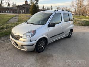 Pelēks Toyota Yaris 2000 Rīga, ar dzinēja tilpumu 1.30 L un nobraukumu 336 tūkst. km par 1550 €, foto  vietnē AUTOMOTO.COM.LV